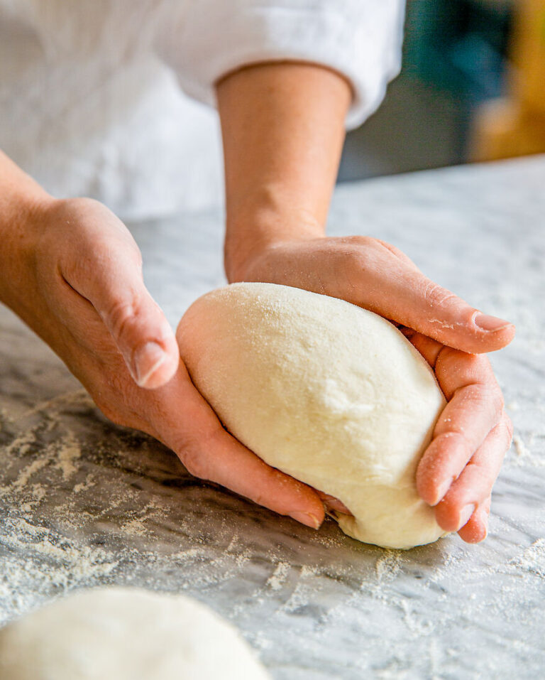 Pizza-Teiglinge formen: So gelingt es